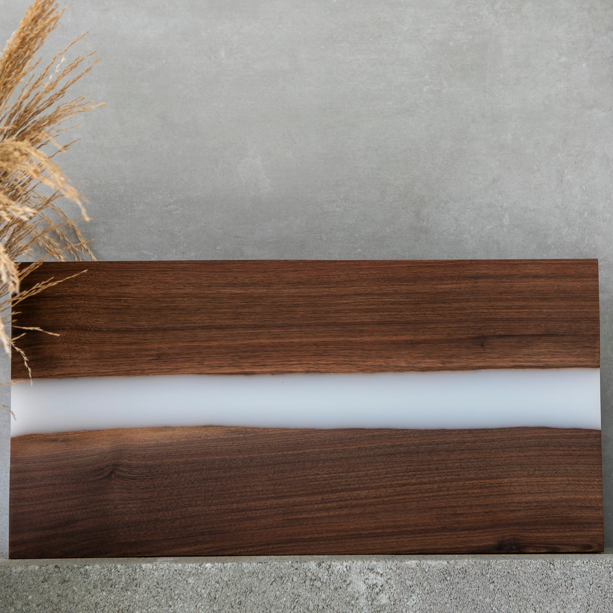 Resin Engrave River Board with Black Walnut Wood / White – Daphnew Design